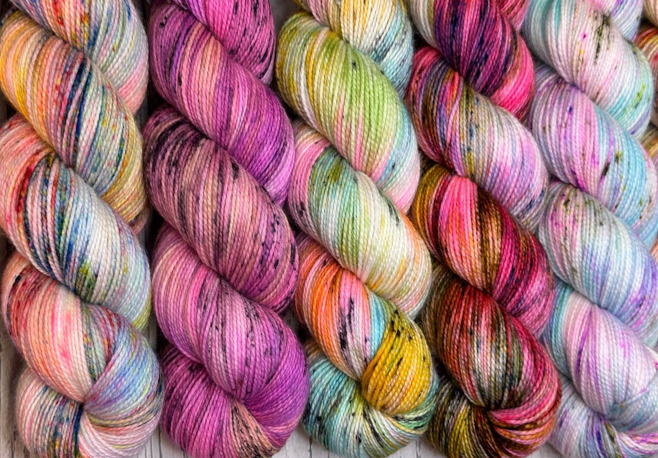 Speckles & Variegated – Frankie Grey Fibres